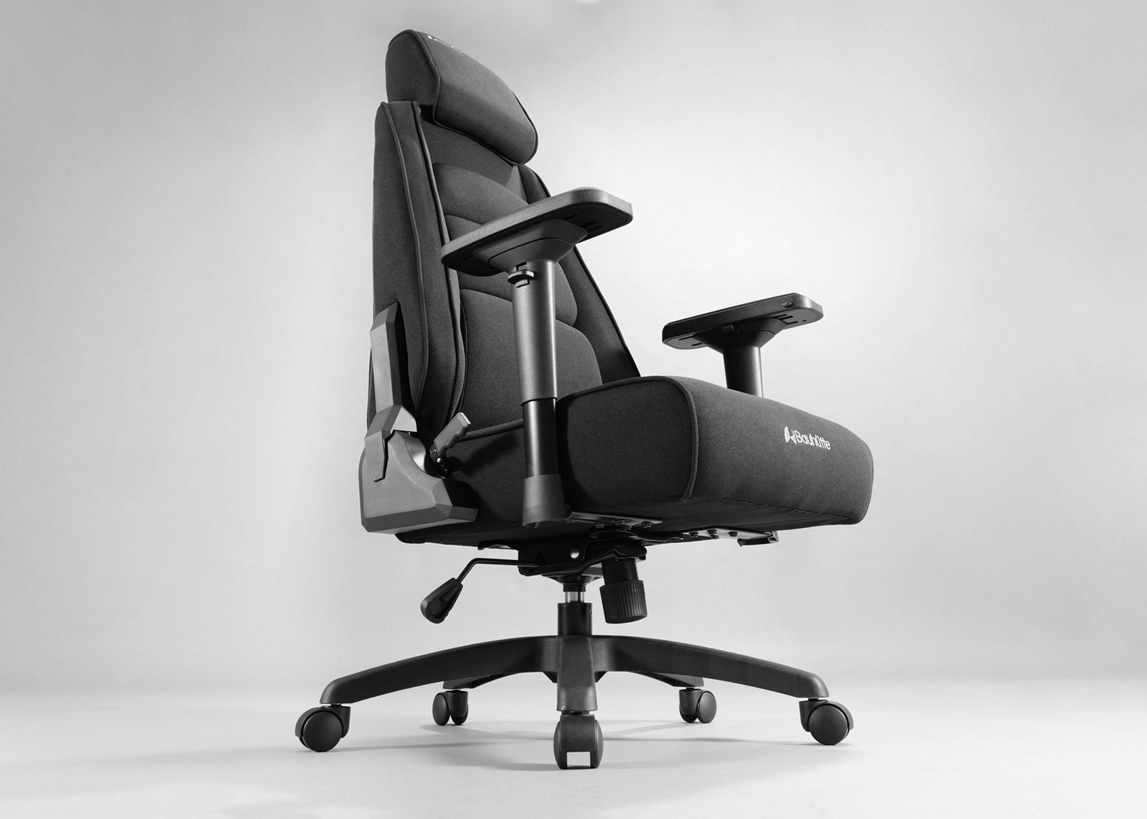 Bauhutteから前傾姿勢の人に向けた、ゲーミングチェア新モデルが登場！FPSゲームに没入しよう - ゲームウィズ